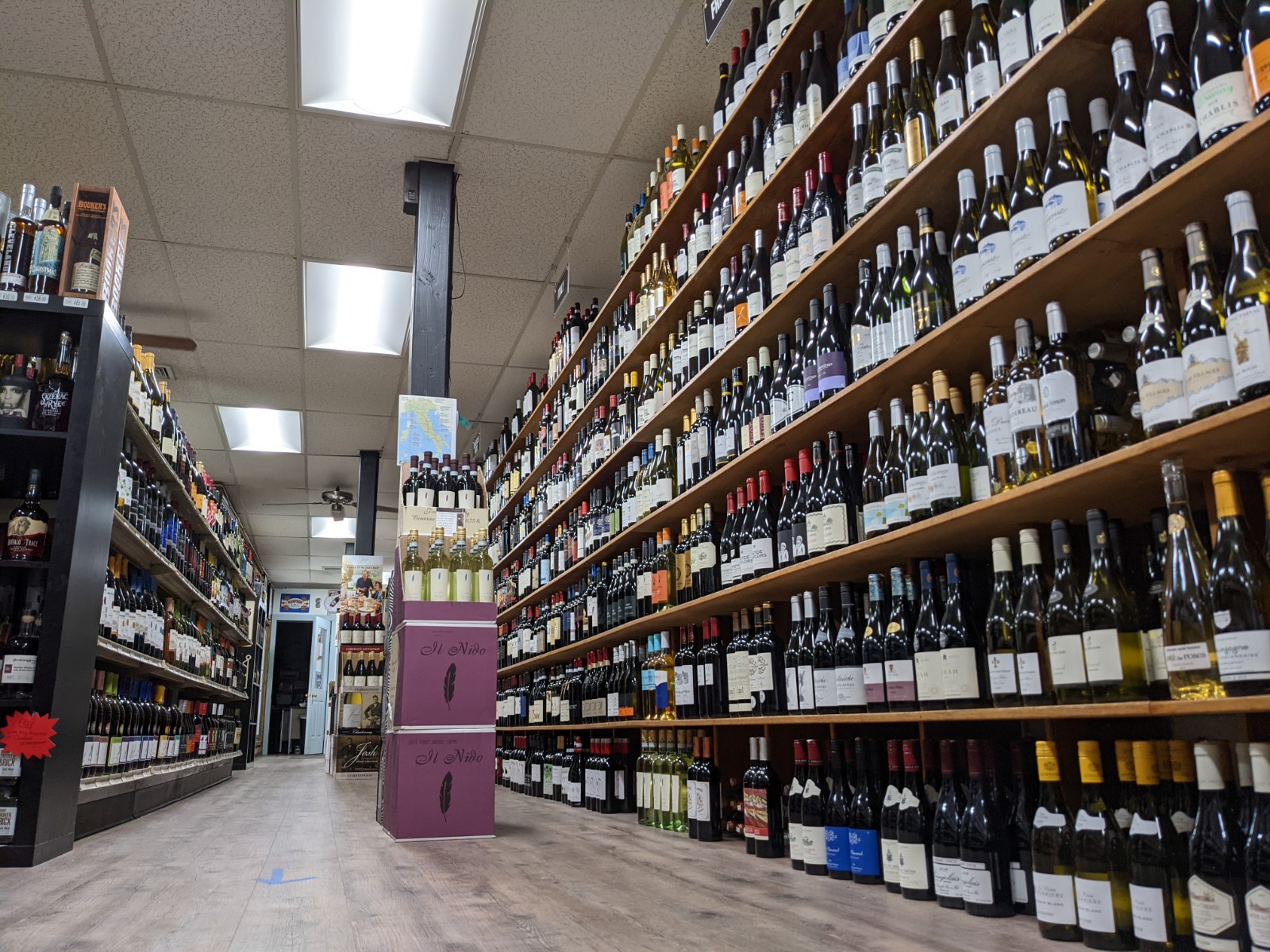 Frank's Package Store - Guilford CT Tourism